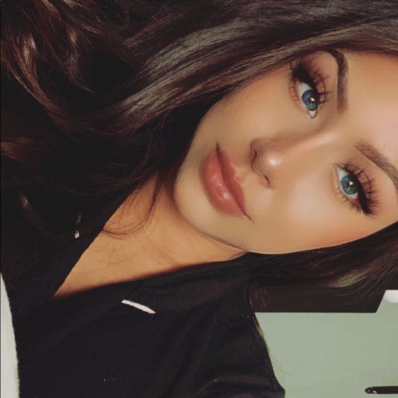 Yaneli's Closet (@yanelidsoto) | Poshmark